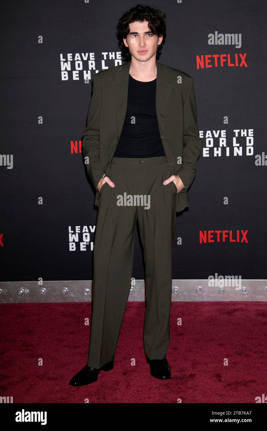 Charlie Evans bei der Premiere des Netflix Films 'Leave the World ...
