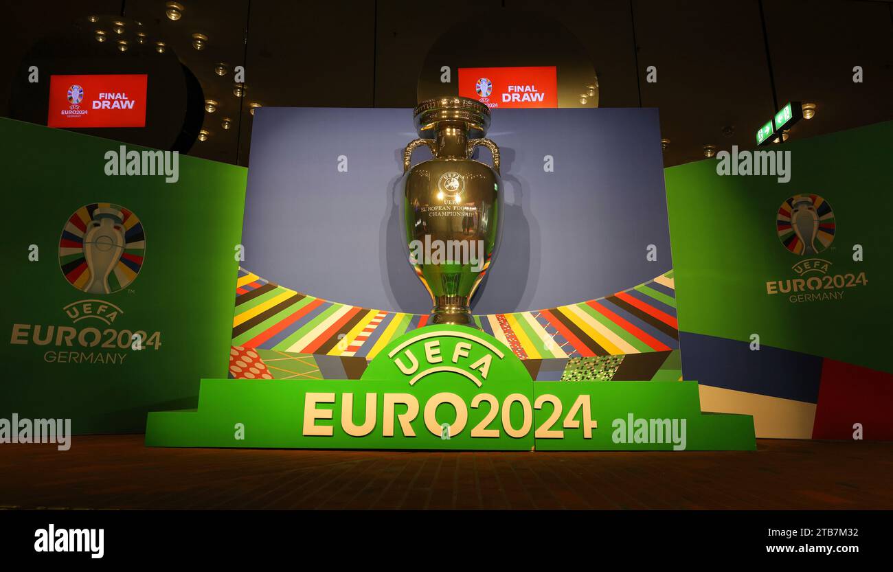 Hamburg, Deutschland. 02nd Dec, 2023. firo: 02.12.2023 Football, Soccer ...