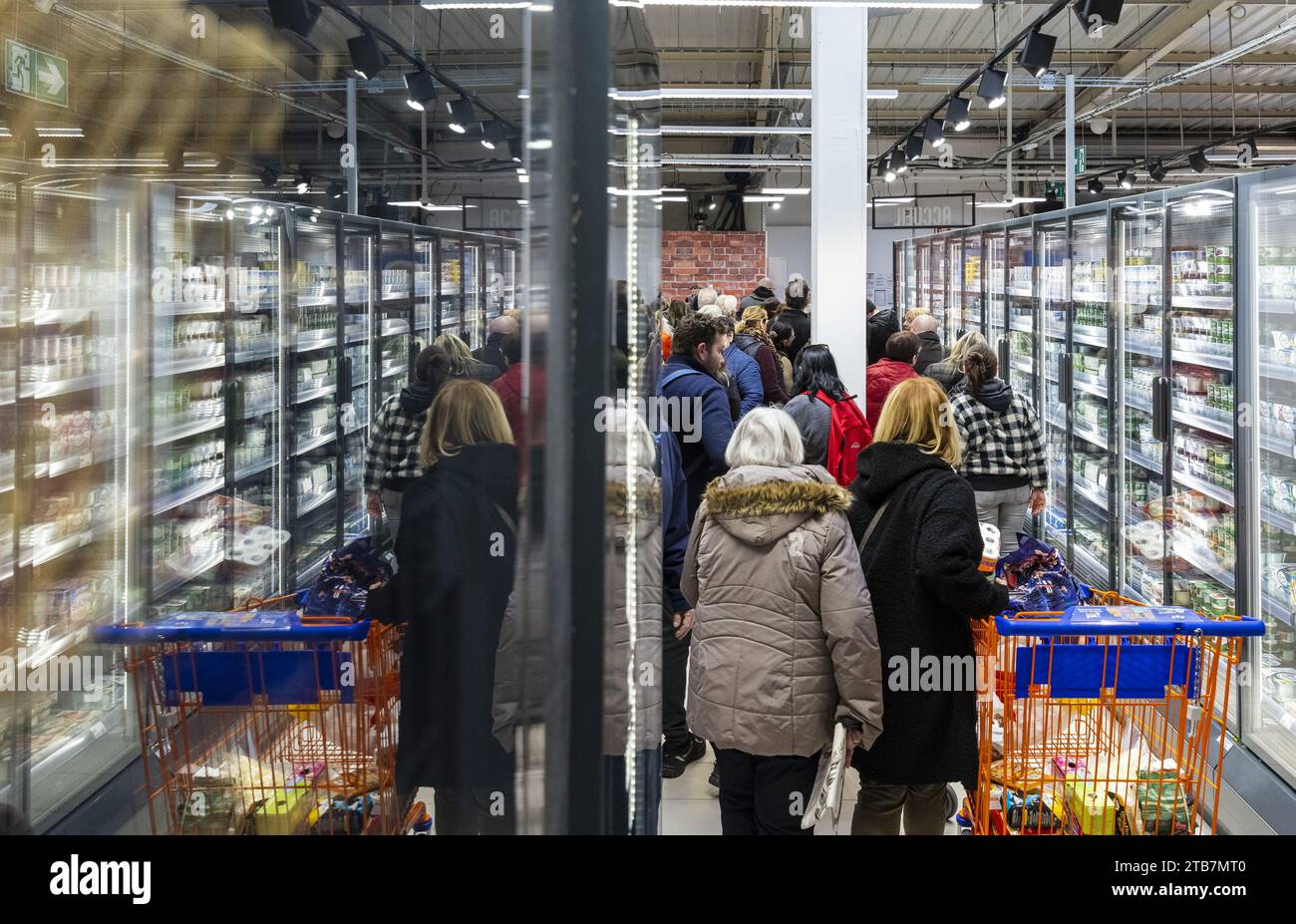 Anti crisis supermarket hi-res stock photography and images - Alamy
