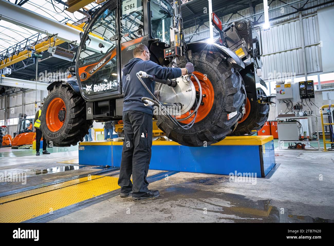Pontchateau (north-western France): reportage from the BobCat factory ...