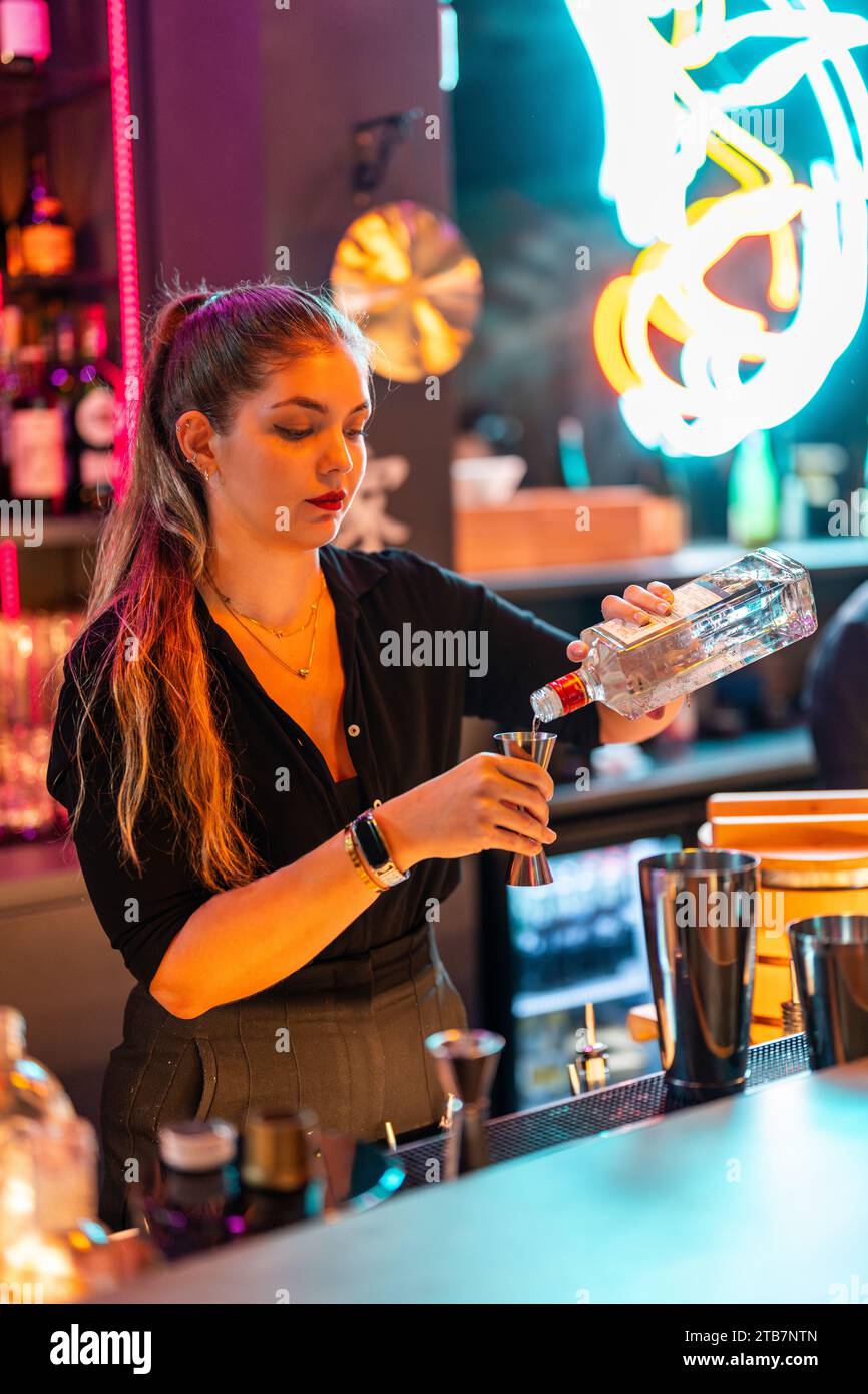 Female work bistro employee hi-res stock photography and images - Alamy