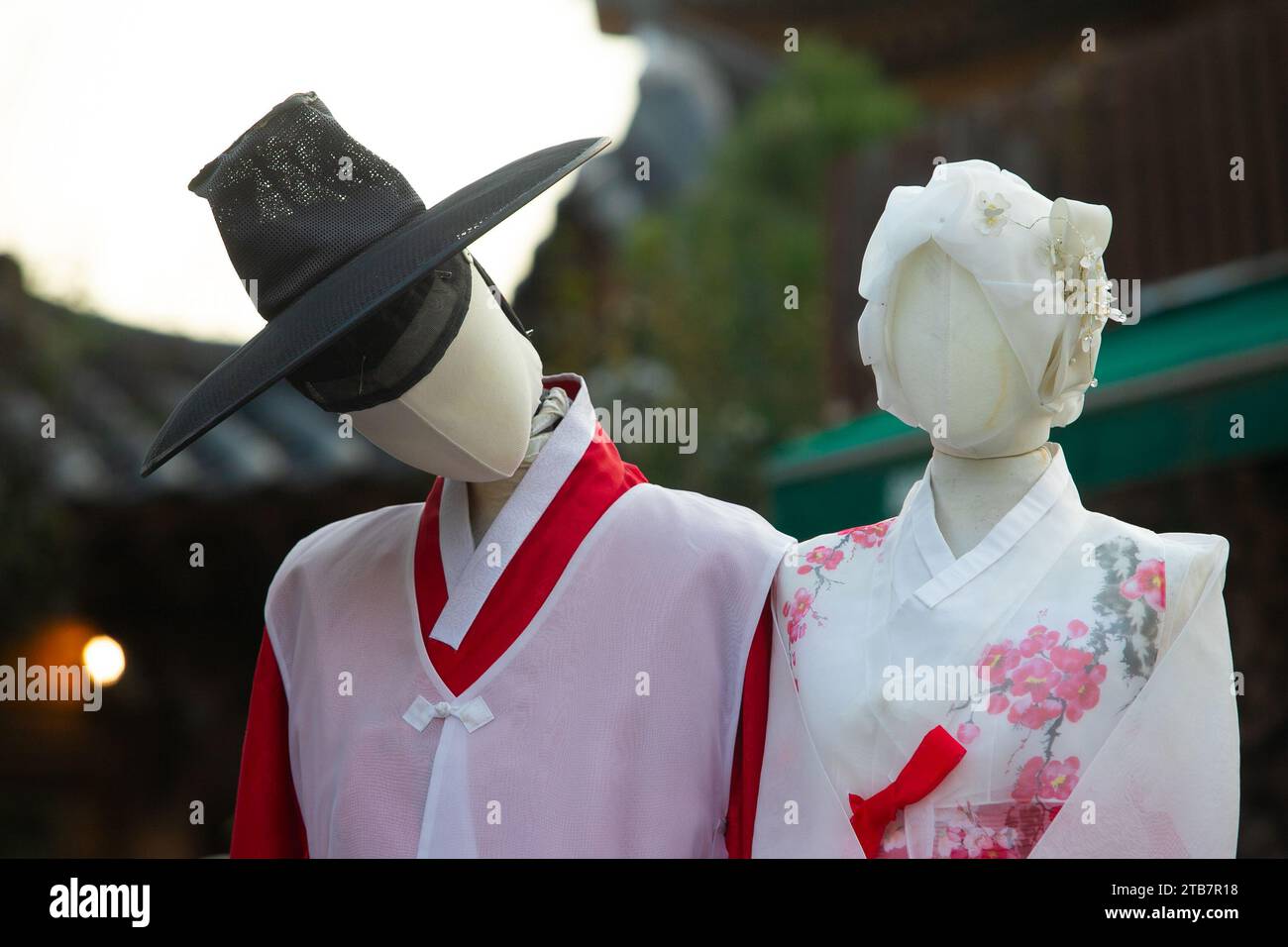 hanbok shop in Jeonju Hanok village, South Korea Stock Photo - Alamy