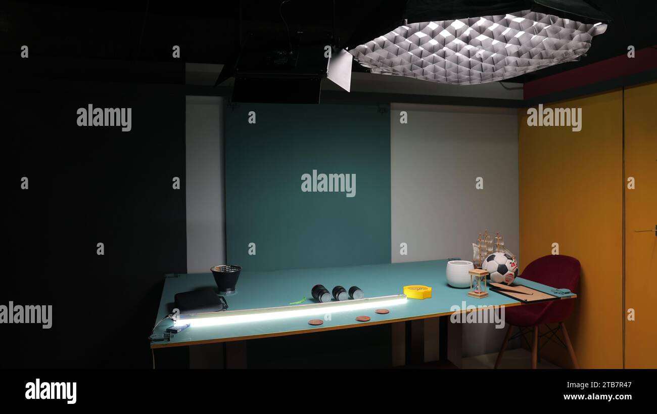 A product photography studio Stock Photo - Alamy