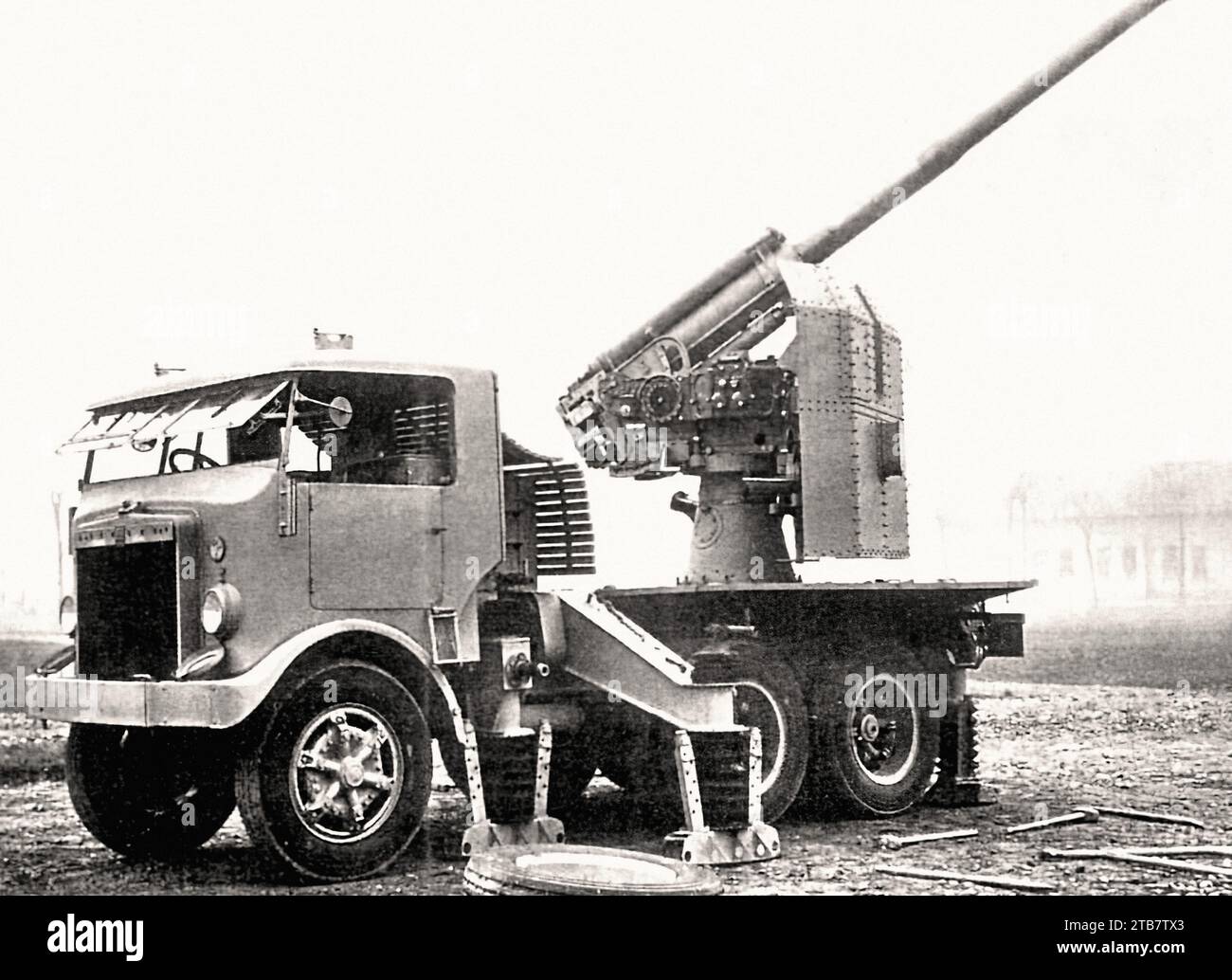 1941 Autocannone Breda 52 da 90 53 - Vintage car picture Stock Photo ...