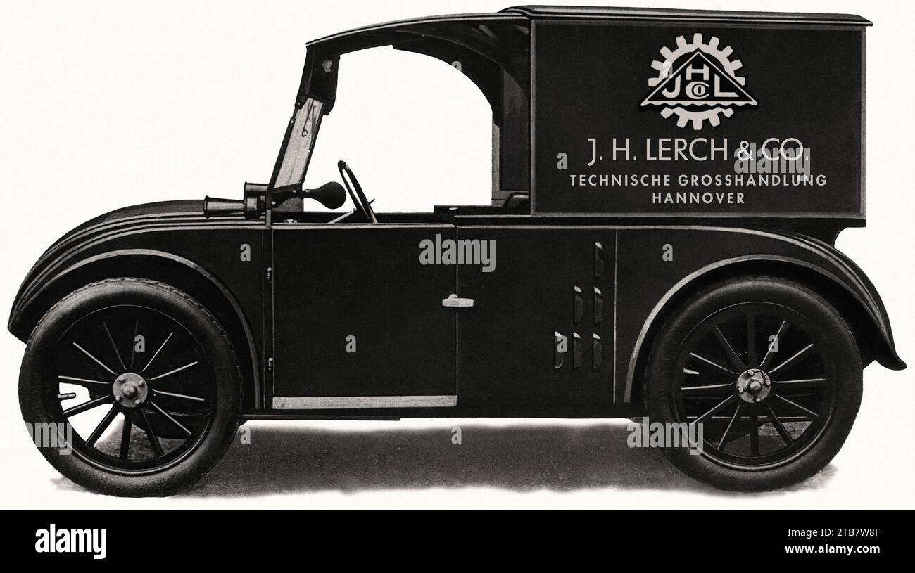 Hanomag Kommisbrot 1925 light van - Vintage car picture Stock Photo - Alamy