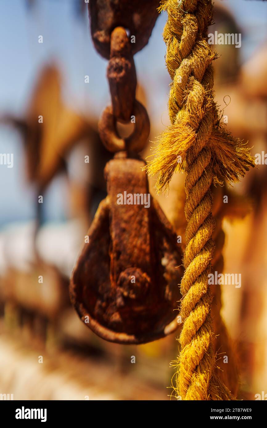 Frayed mooring rope hi-res stock photography and images - Alamy