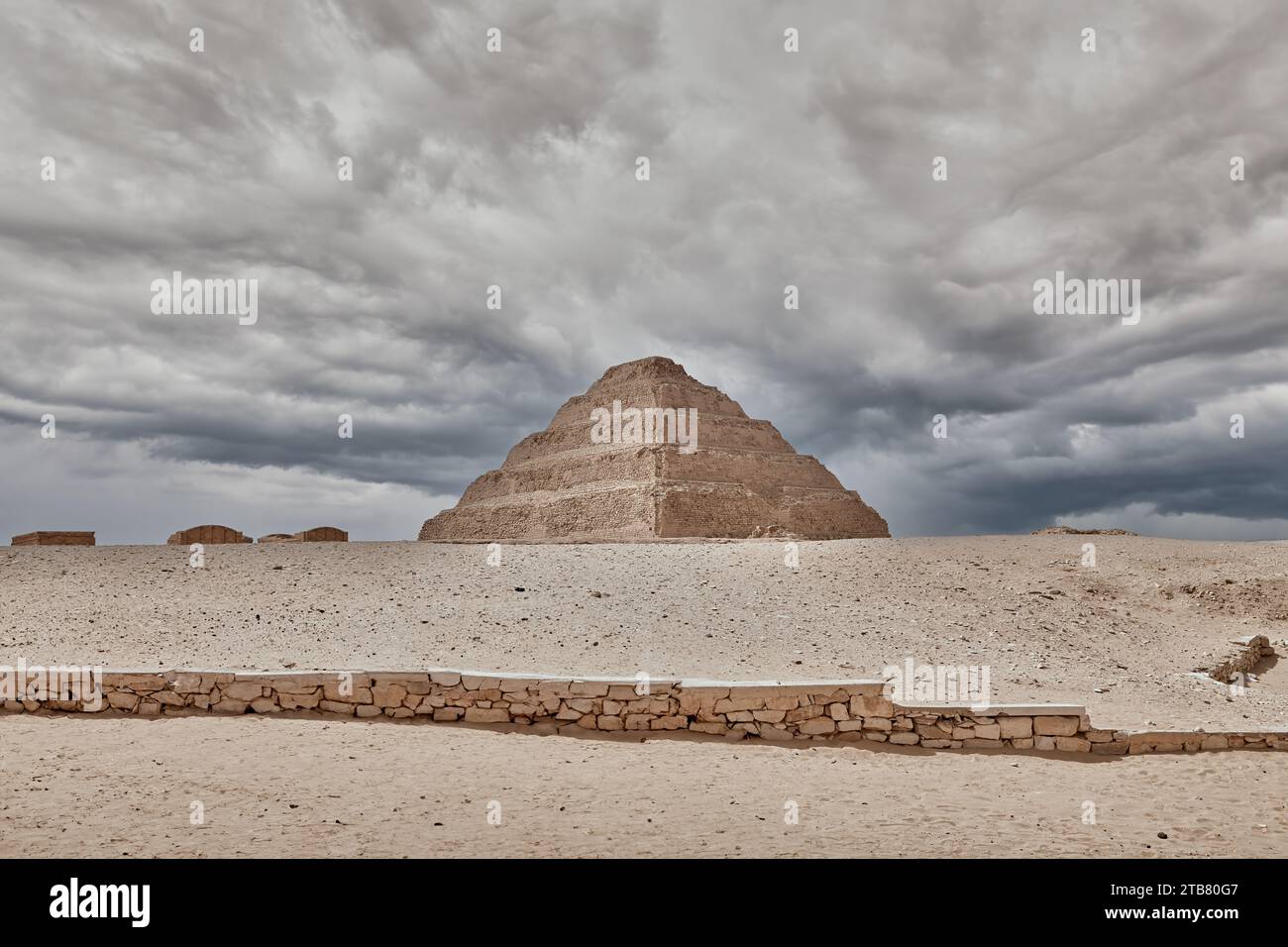 The iconic Giza Pyramids, located on the outskirts of Cairo, Egypt ...
