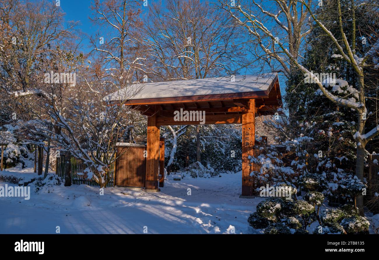 Centennial Hall Pergola Japanese Garden Szczytnicki Park in snowy ...