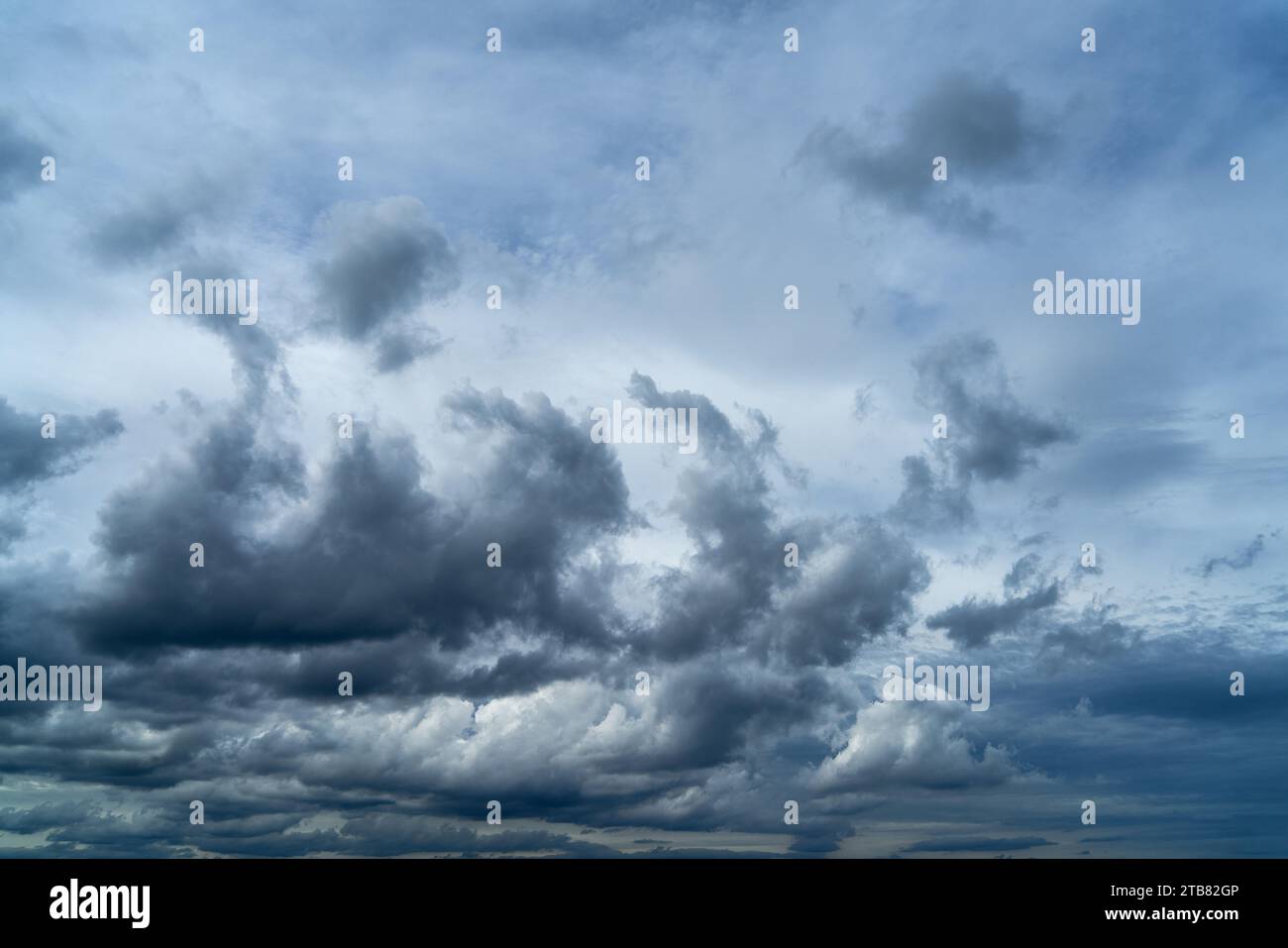 Cloudy sky with dark clouds in thunderstorm with dramatic weather Stock ...