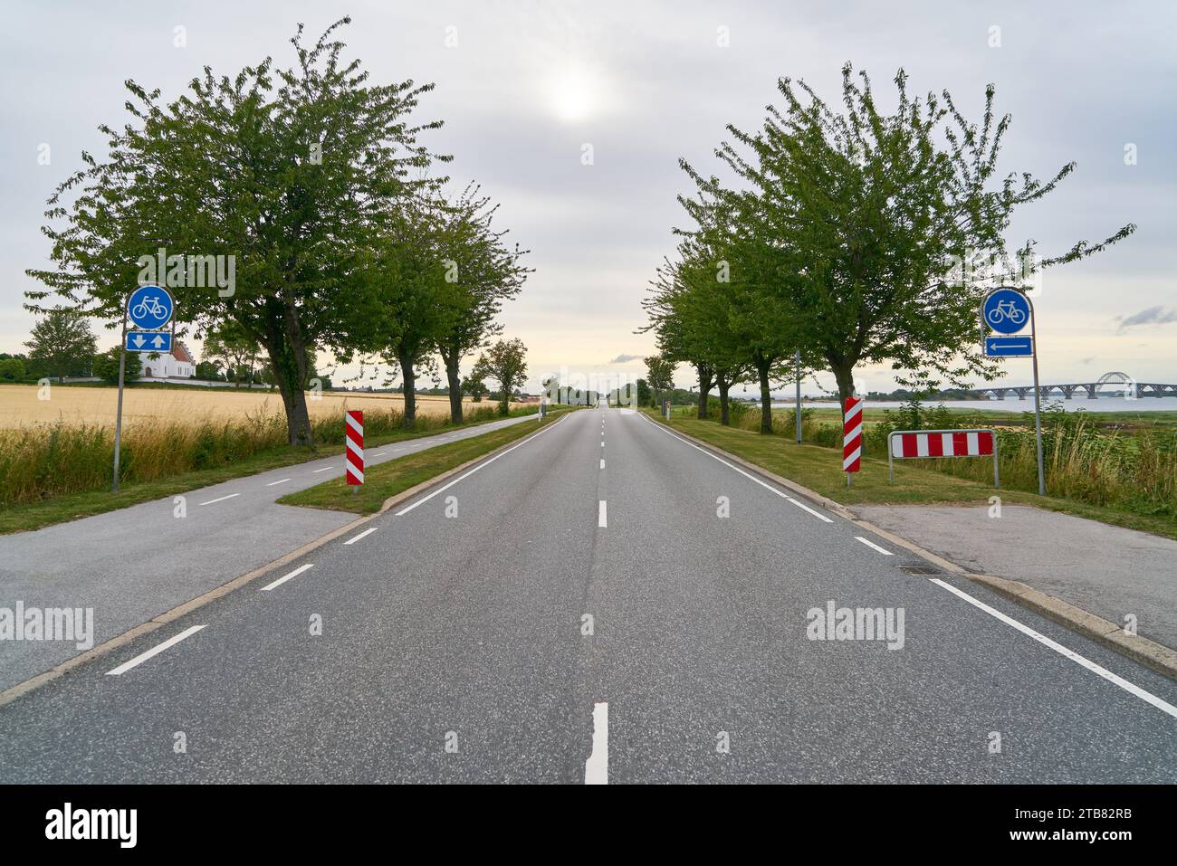 Cycle path road marking hi-res stock photography and images - Alamy