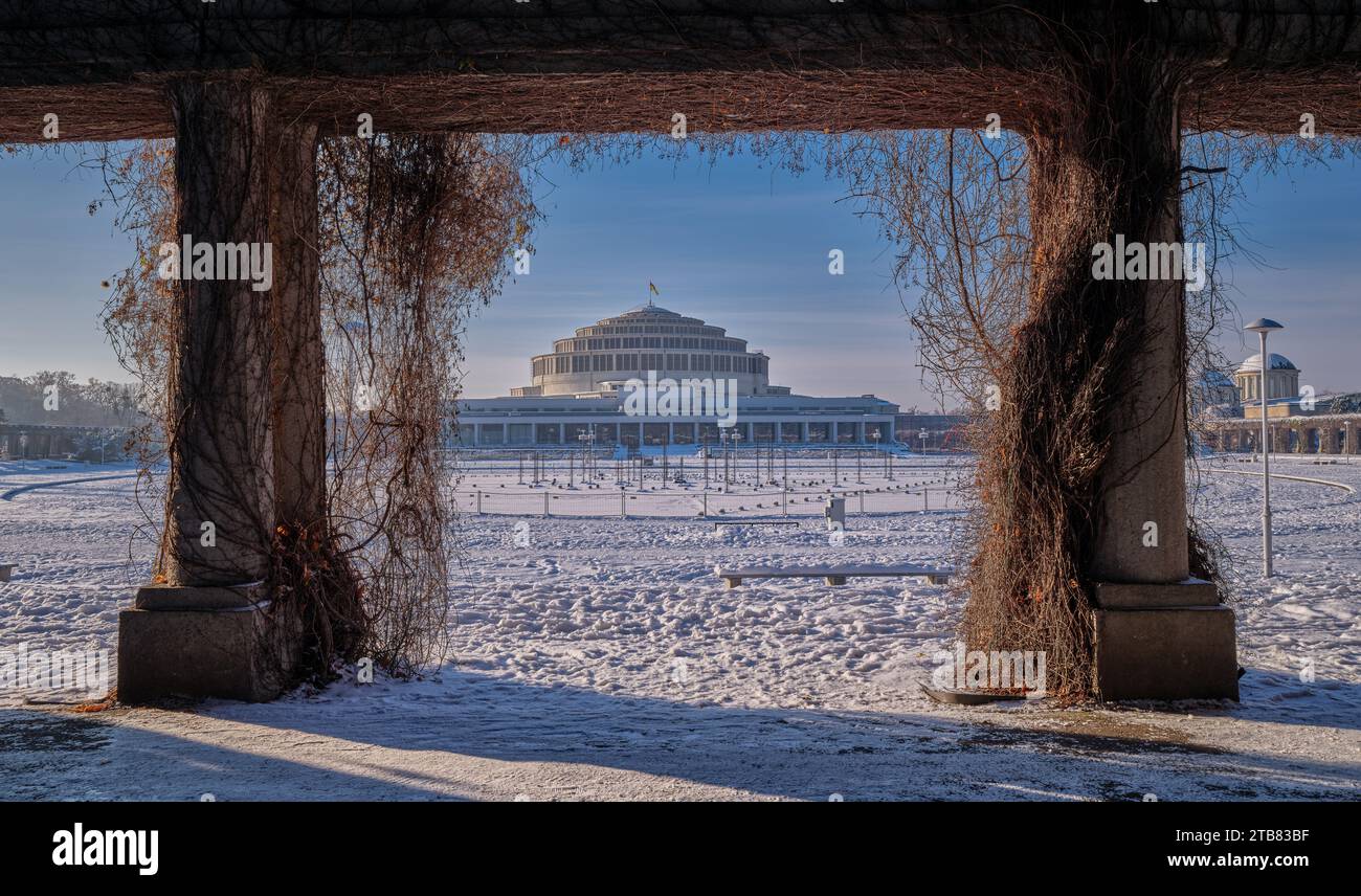 Centennial Hall Pergola Japanese Garden Szczytnicki Park in snowy ...