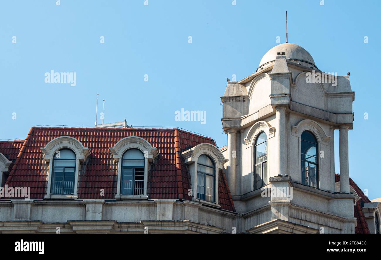 Vintage rooftop hi-res stock photography and images - Alamy