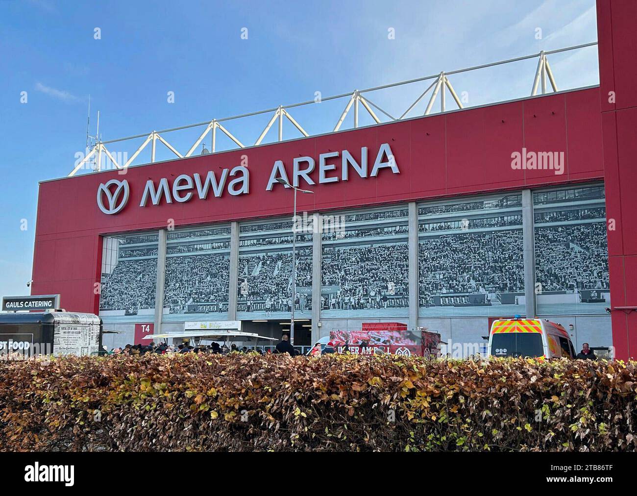Mainz, Deutschland. 04th Dec, 2023. Mewa. Arena Spielstadion des FSV ...