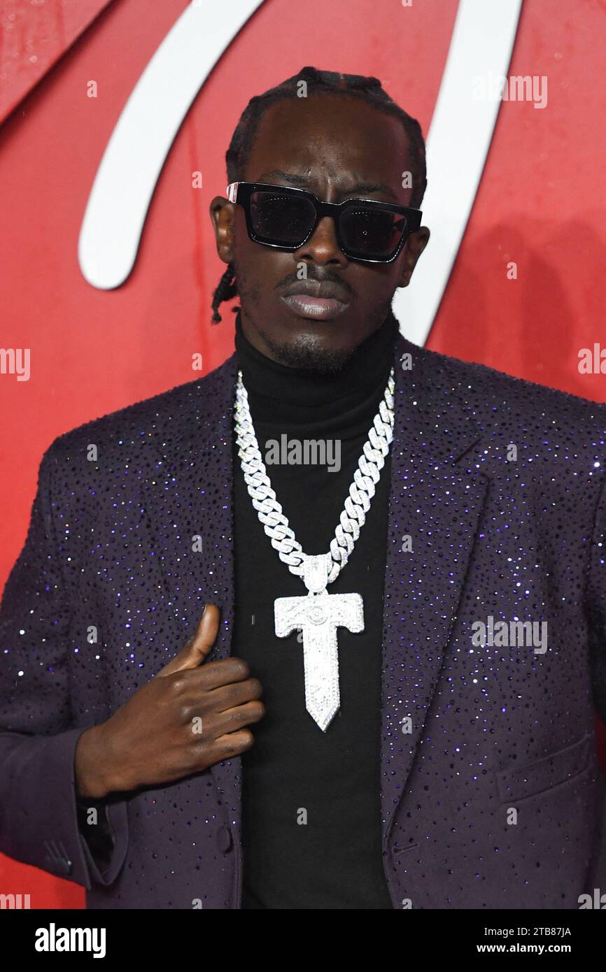 Unknown T attending The Fashion Awards 2023 at the Royal Albert Hall in ...