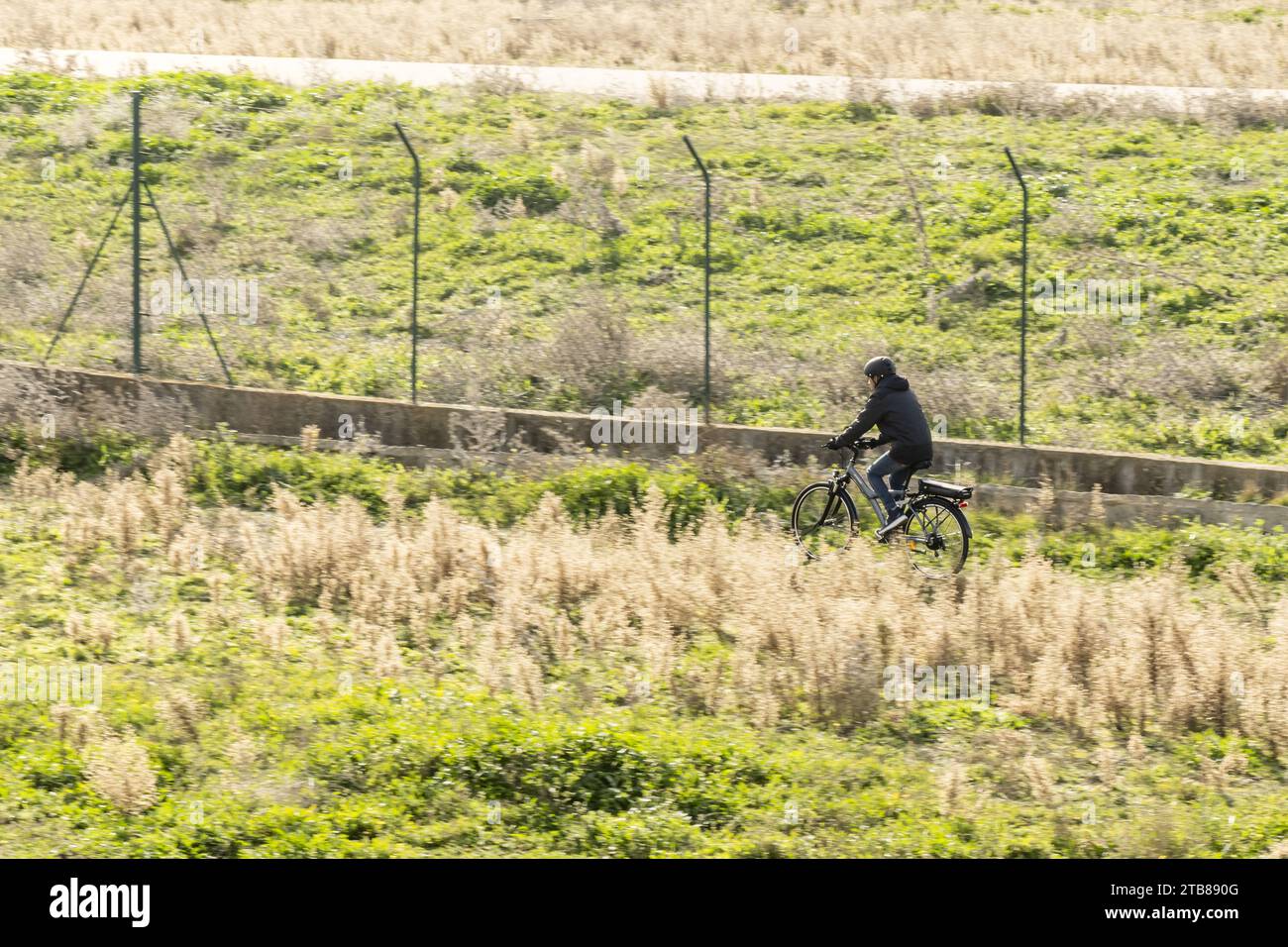 Cycle standing hi-res stock photography and images - Alamy