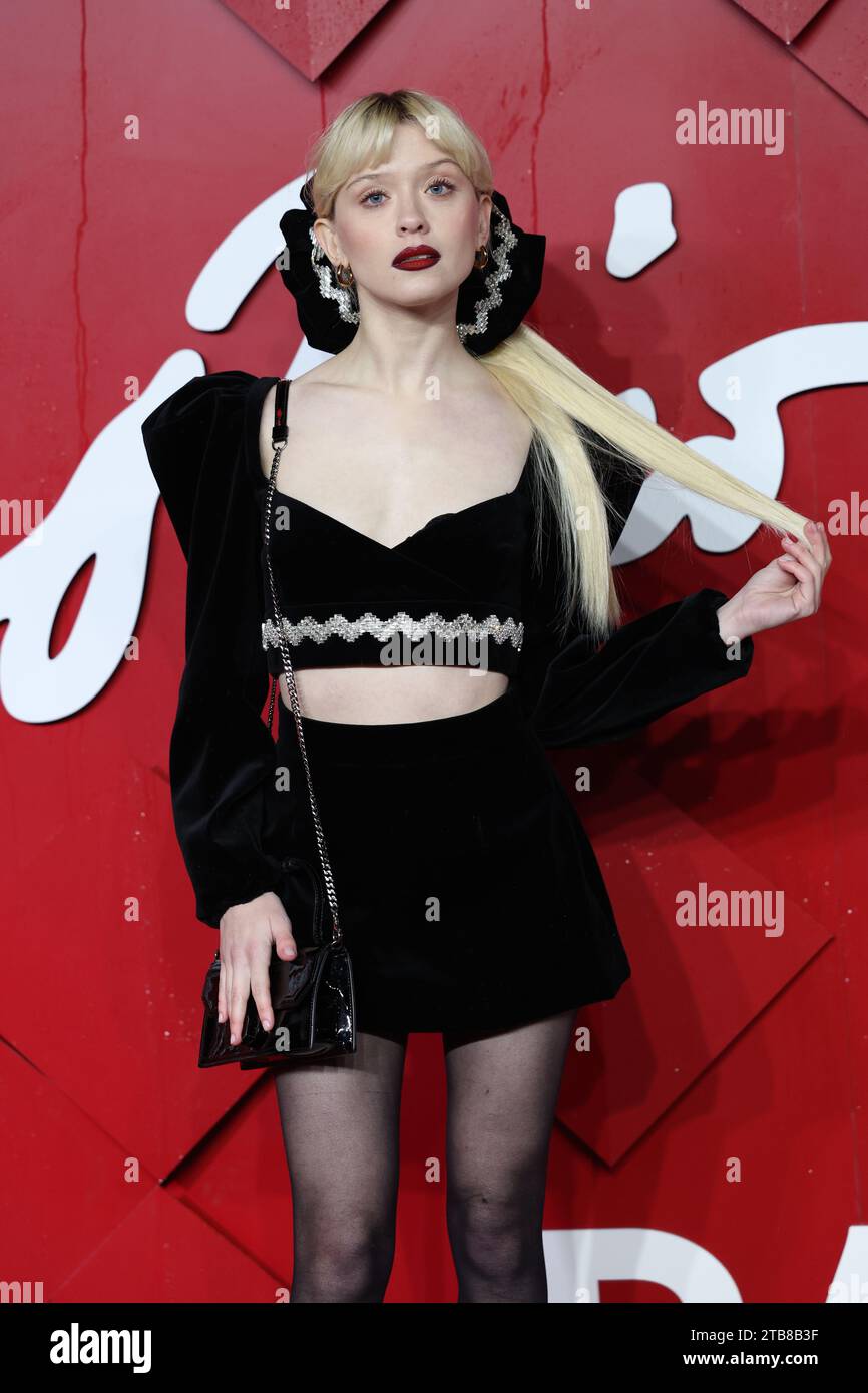 London, UK. December 4th, 2023. Singer-songwriter Maisie Peters ...