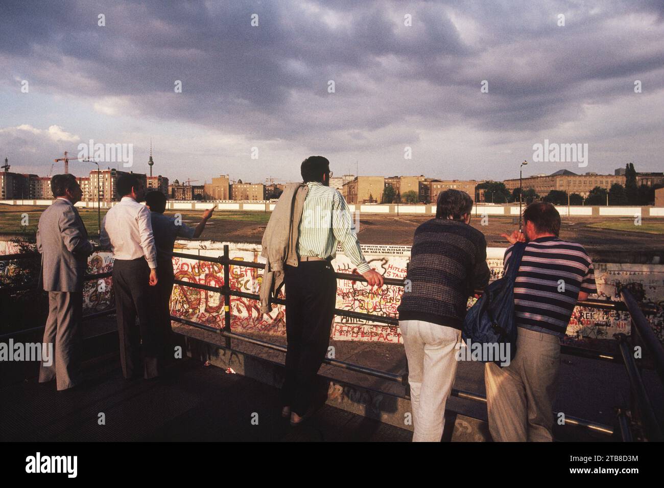 1989 berlin wall hi-res stock photography and images - Alamy