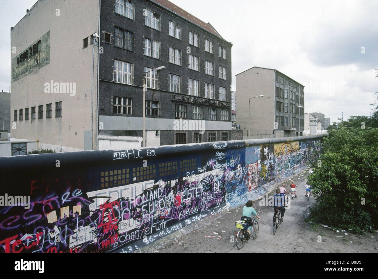 Europe, Germany, Brandenburg, Berlin, 1989, the Berlin wall near ...