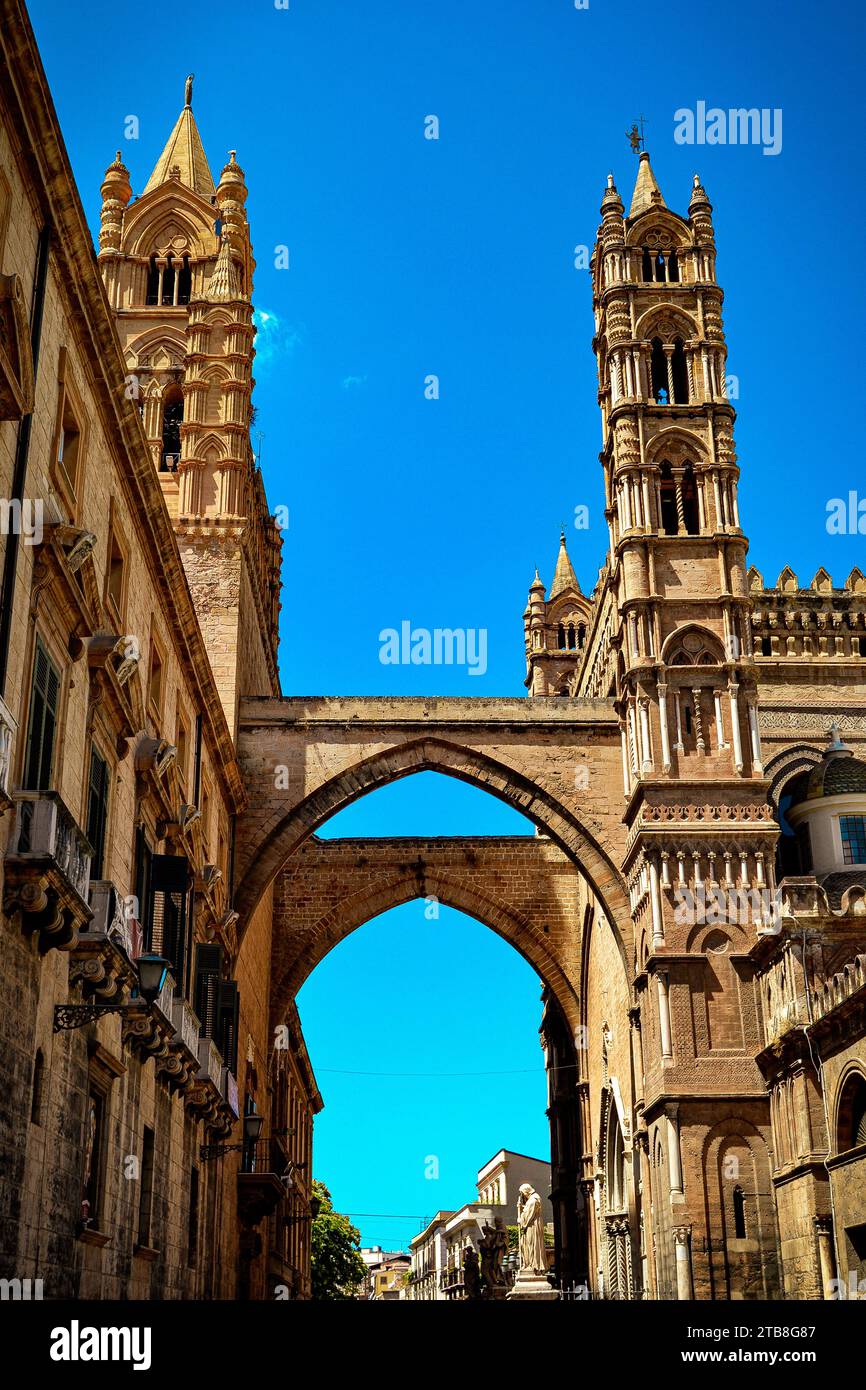 Palermo scale hi-res stock photography and images - Alamy