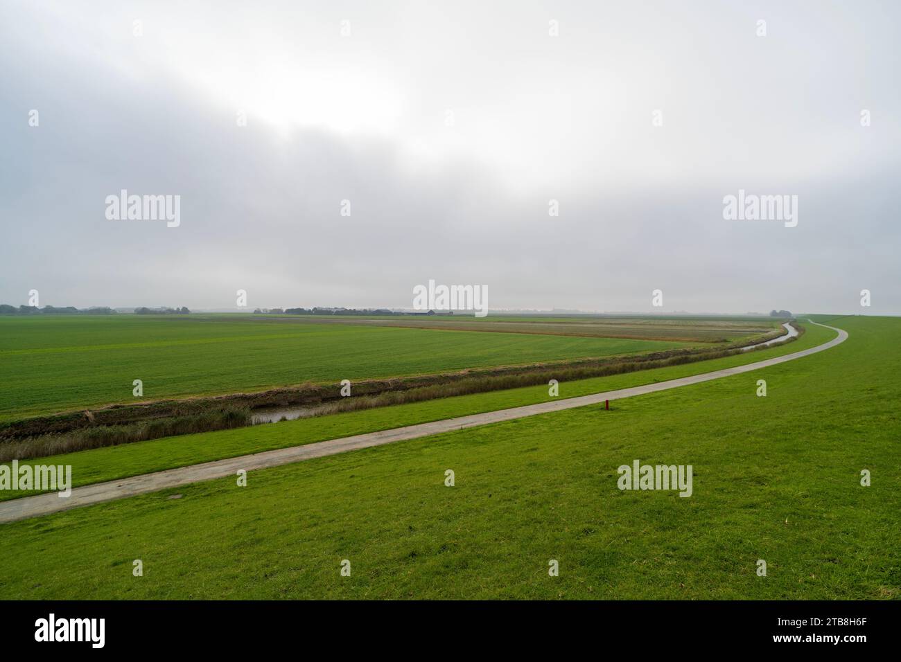 Low dike road hi-res stock photography and images - Alamy