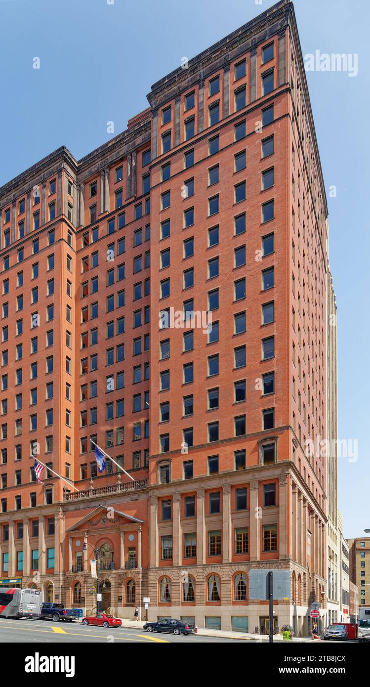 Historic 1804 façade of New York State Bank incorporated in a 1927 high ...