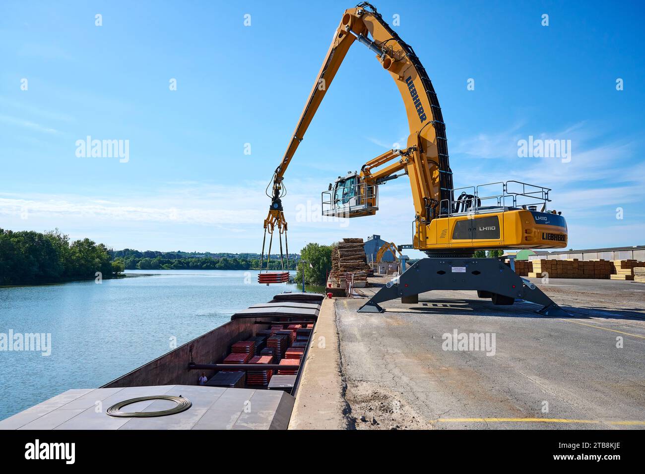 Villefranche-sur-Saone (central-eastern France): boat handling in the ...