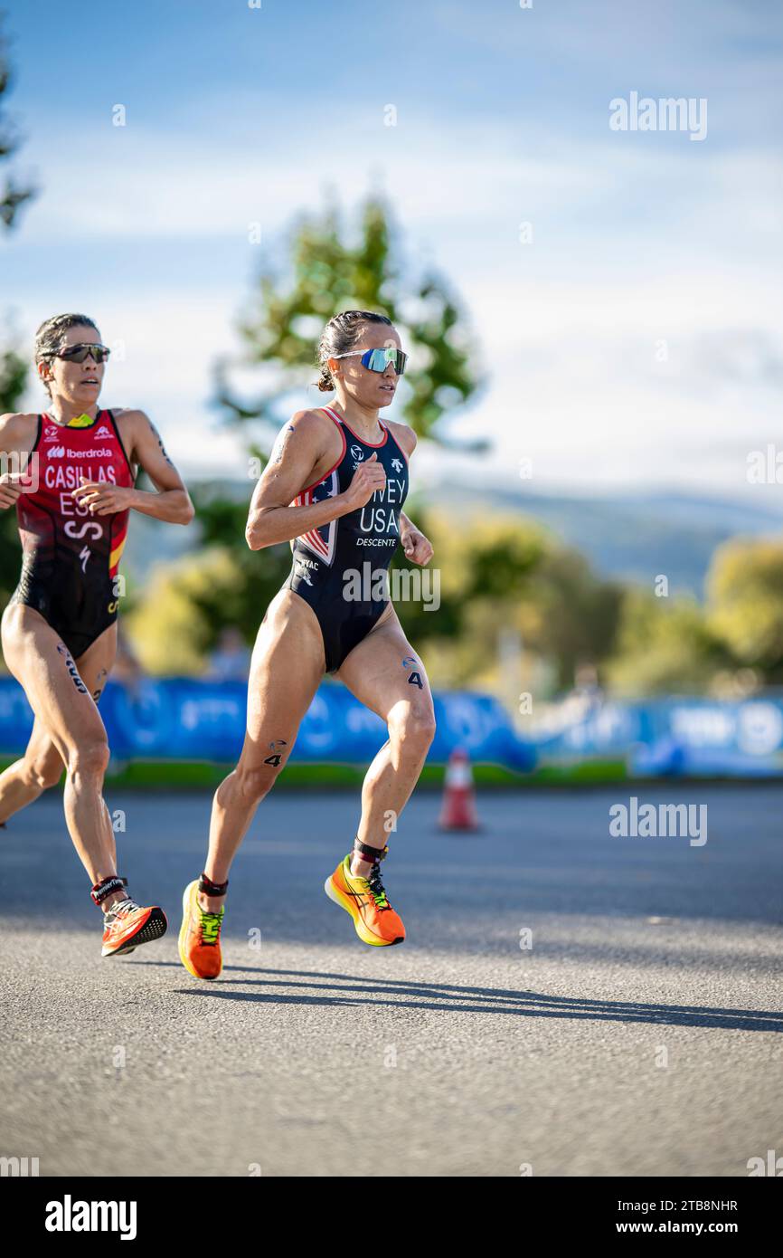 Taylor Spivey running in Pontevedra in the 2023 World Triathlon ...