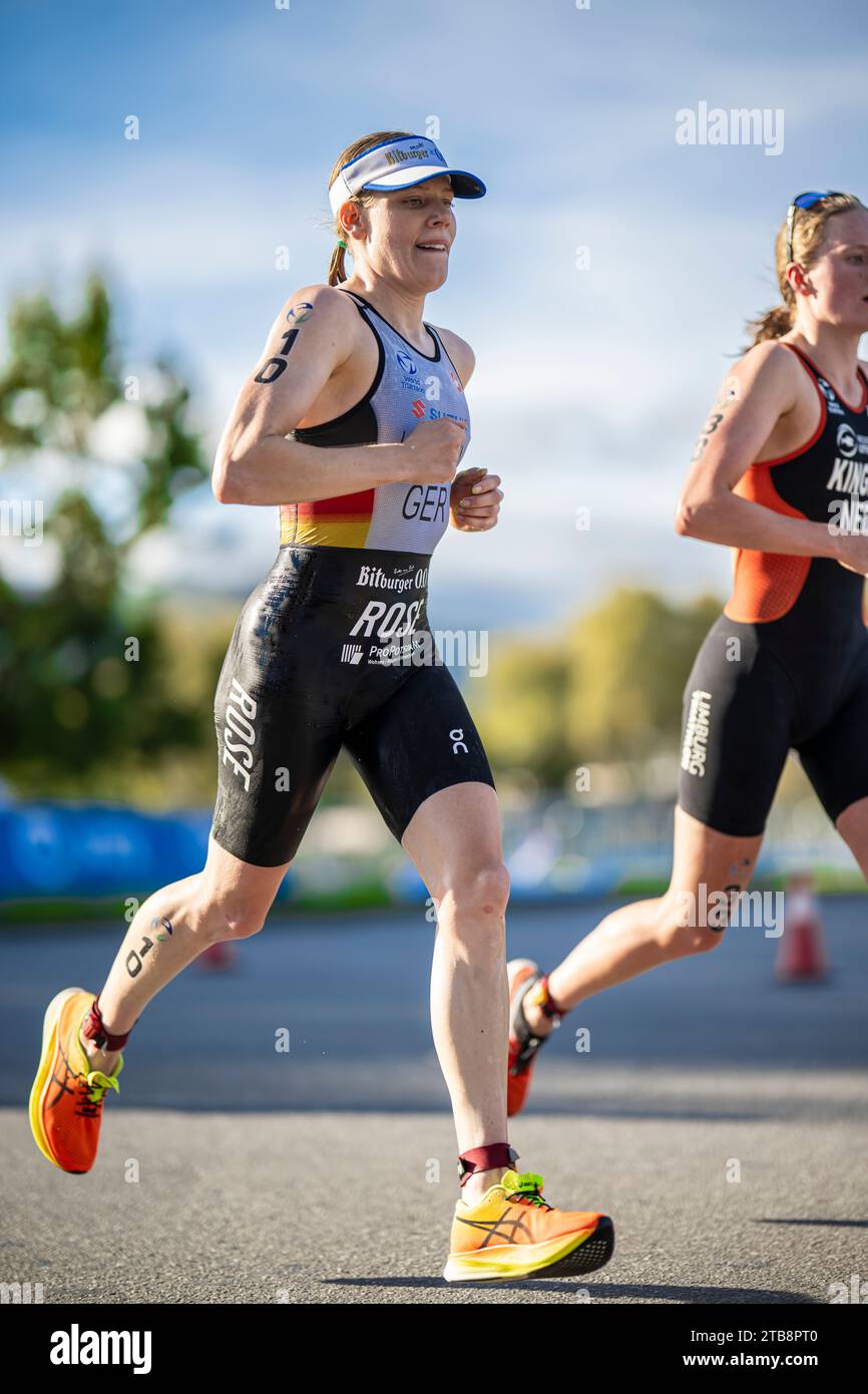 Laura Lindemann running in Pontevedra in the 2023 World Triathlon ...