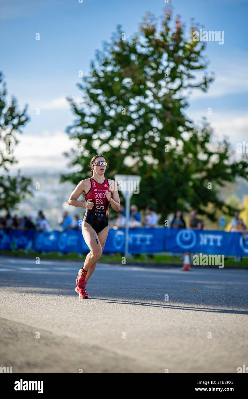 Anna Godoy Contreras running in Pontevedra in the 2023 World Triathlon ...