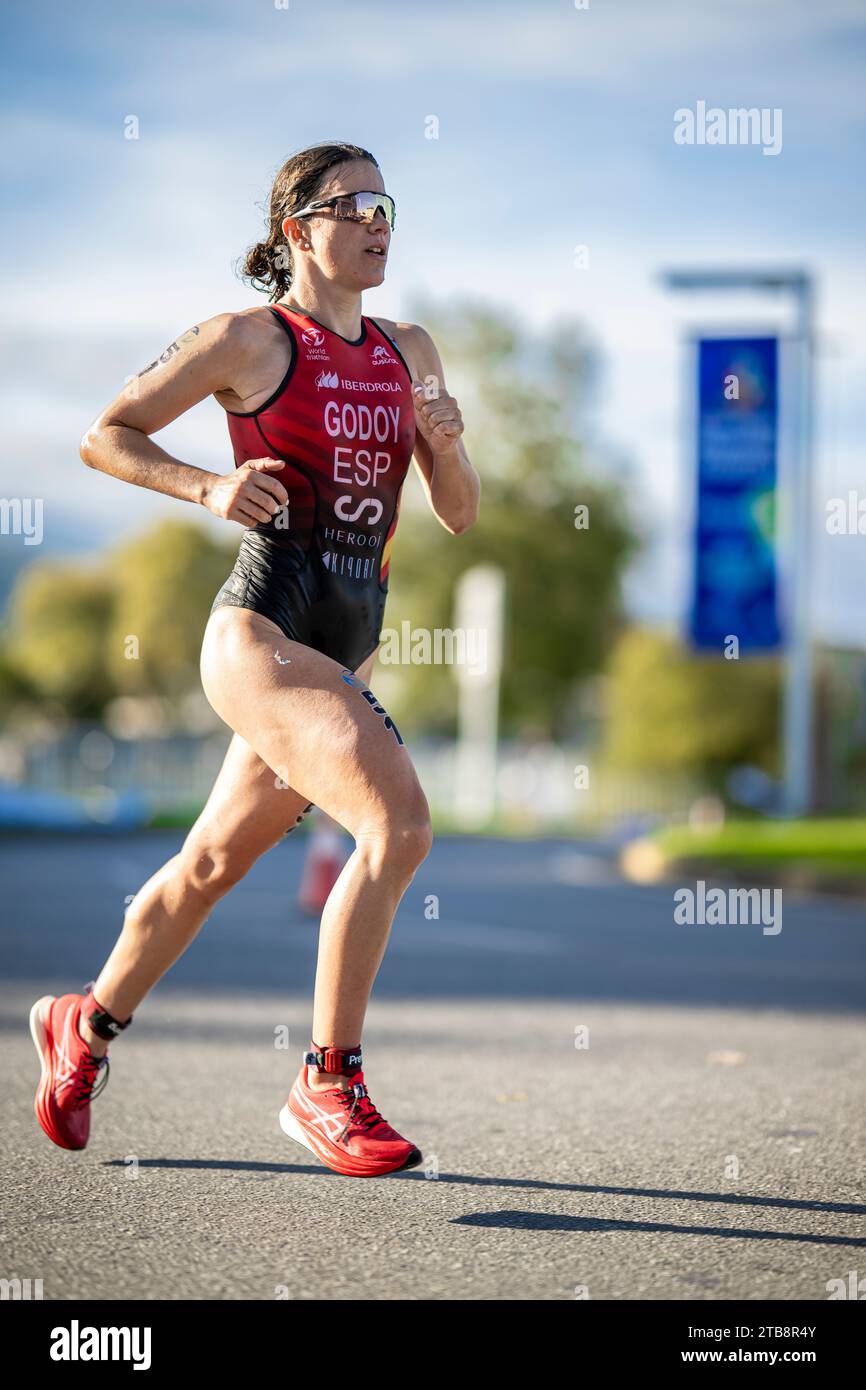 Anna Godoy Contreras running in Pontevedra in the 2023 World Triathlon ...