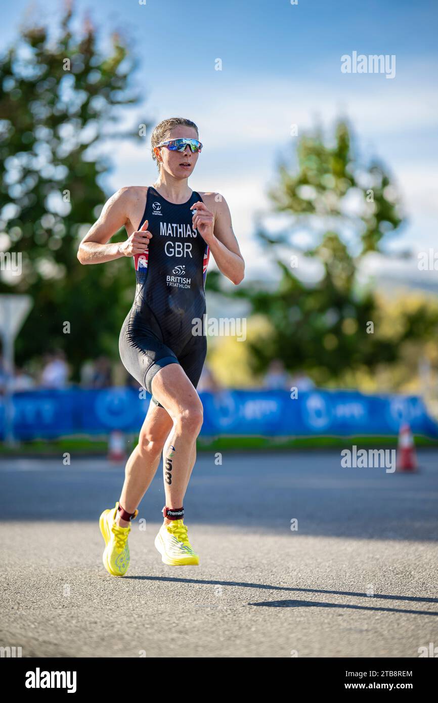 Olivia Mathias running in Pontevedra in the 2023 World Triathlon ...