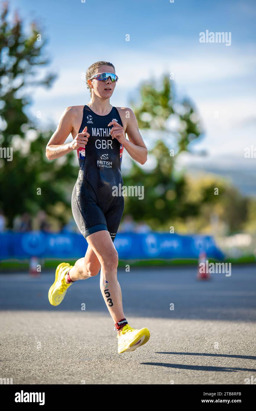 Olivia Mathias running in Pontevedra in the 2023 World Triathlon ...