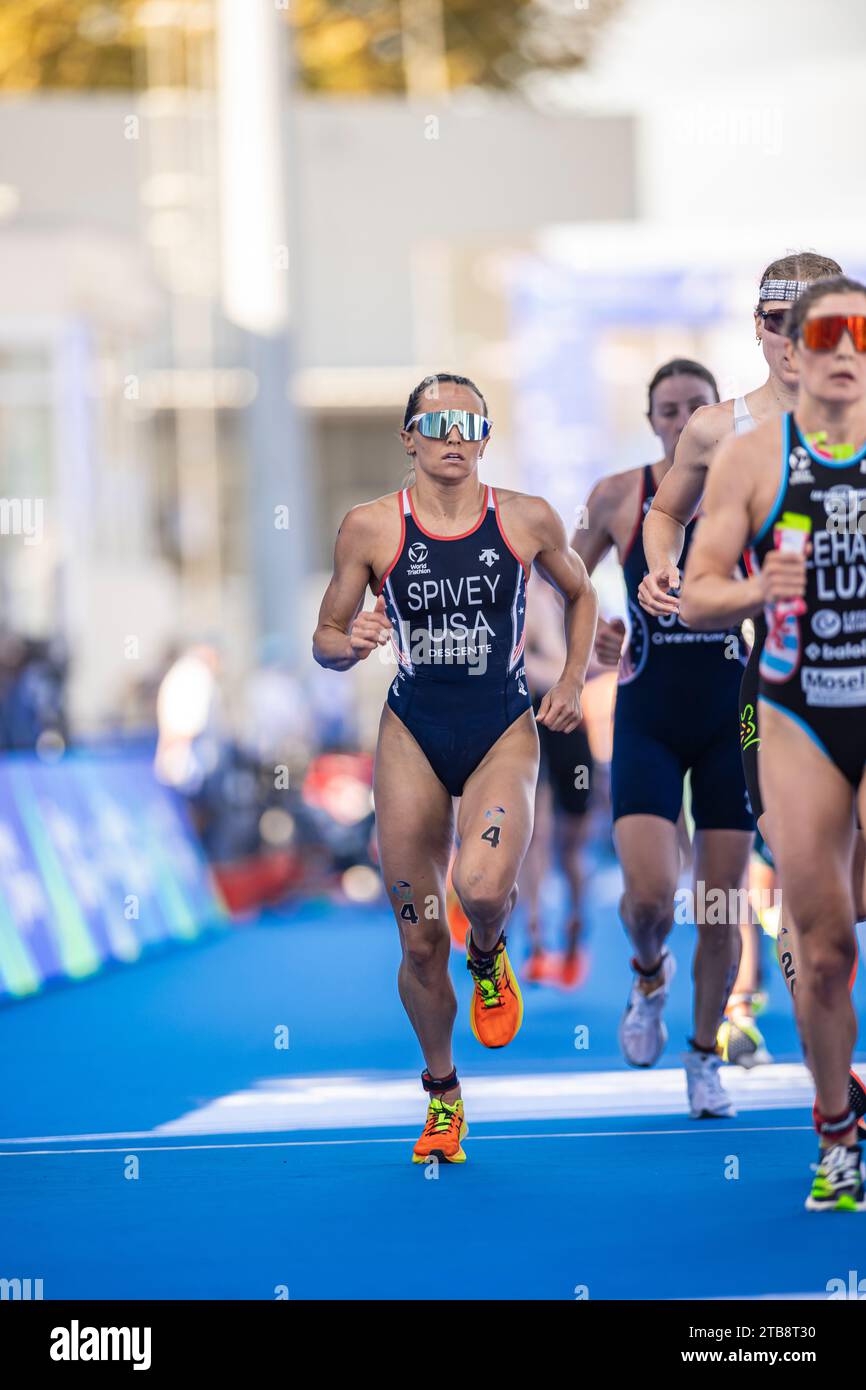 Taylor Spivey running in Pontevedra in the 2023 World Triathlon ...