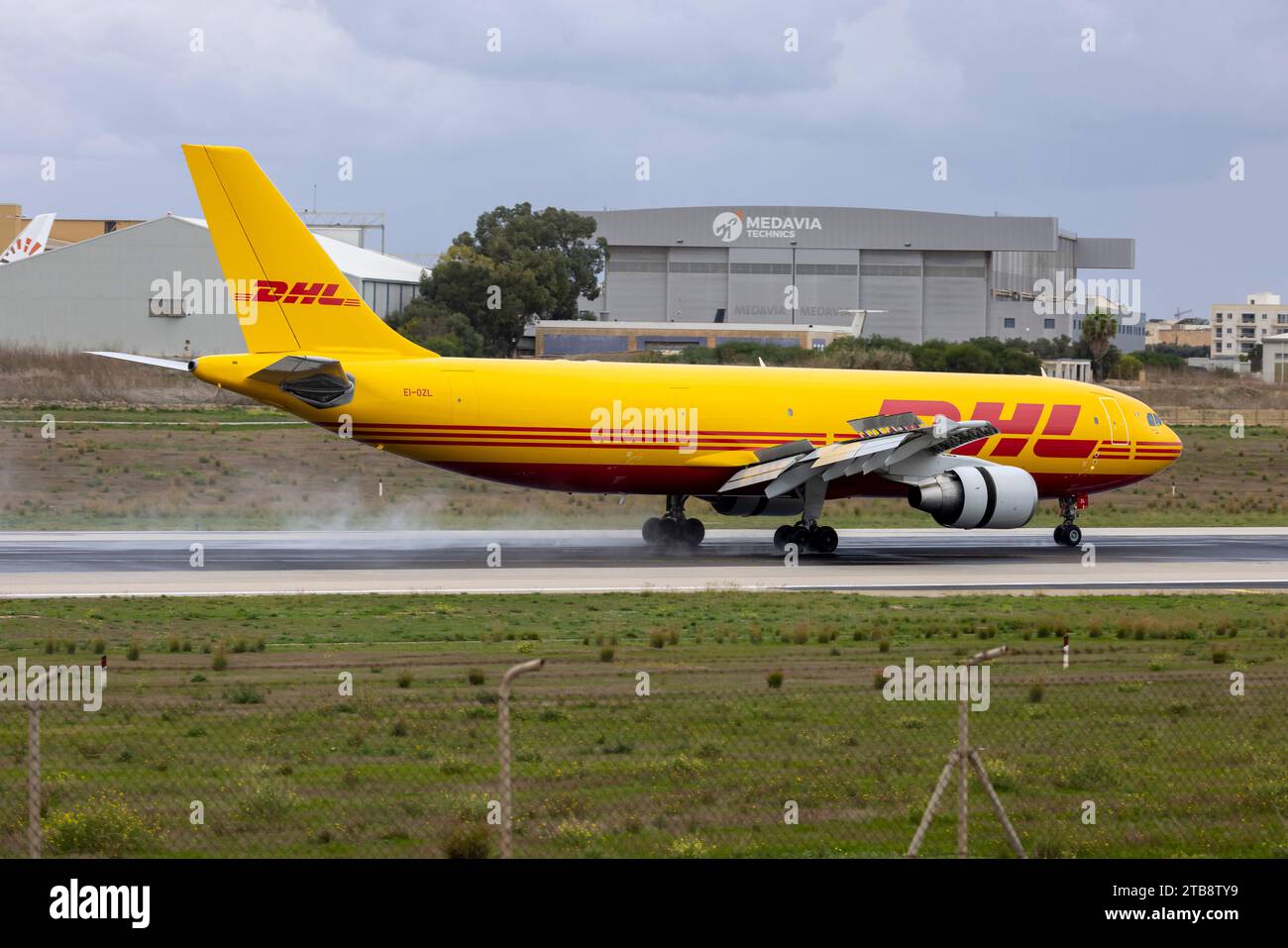 DHL (ASL Airlines Ireland) Airbus A300B4-622R(F) (REG: EI-OZL ...