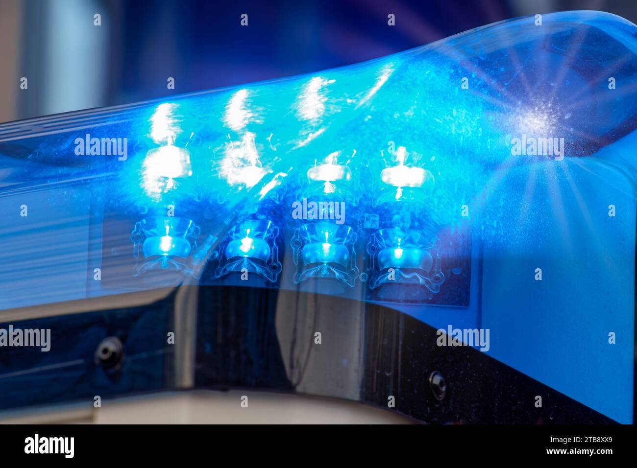 Notarzt ,Rettungswagen, Feuerwehr, Einsatzfahrt mit Blaulicht ...