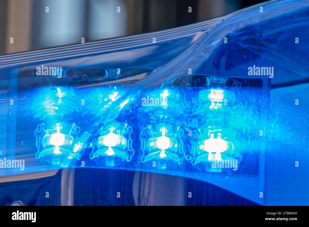 Notarzt ,Rettungswagen, Feuerwehr, Einsatzfahrt mit Blaulicht ...