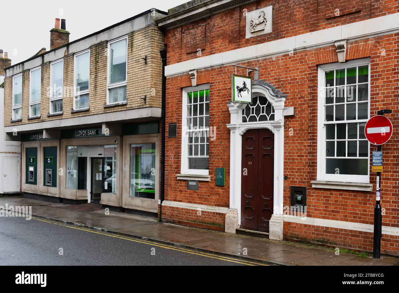 Front lloyds bank in hi-res stock photography and images - Alamy