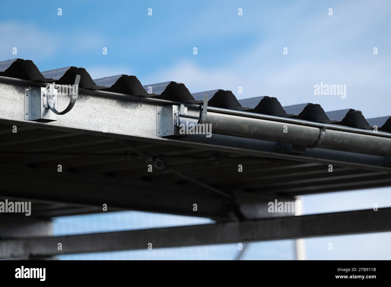 Detail of the roof gutter during installation Stock Photo - Alamy