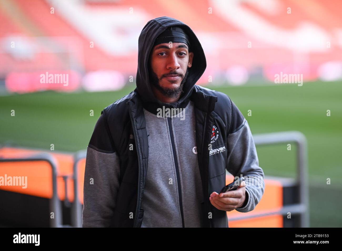 Dominic Thompson #23 of Blackpool arrives ahead of the Bristol Street ...