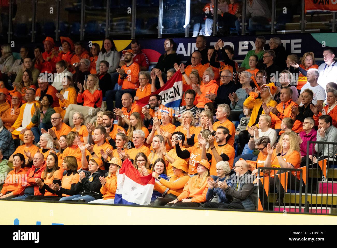 Frederikshavn, Denmark. 04th Dec, 2023. Handball fans of Netherlands ...