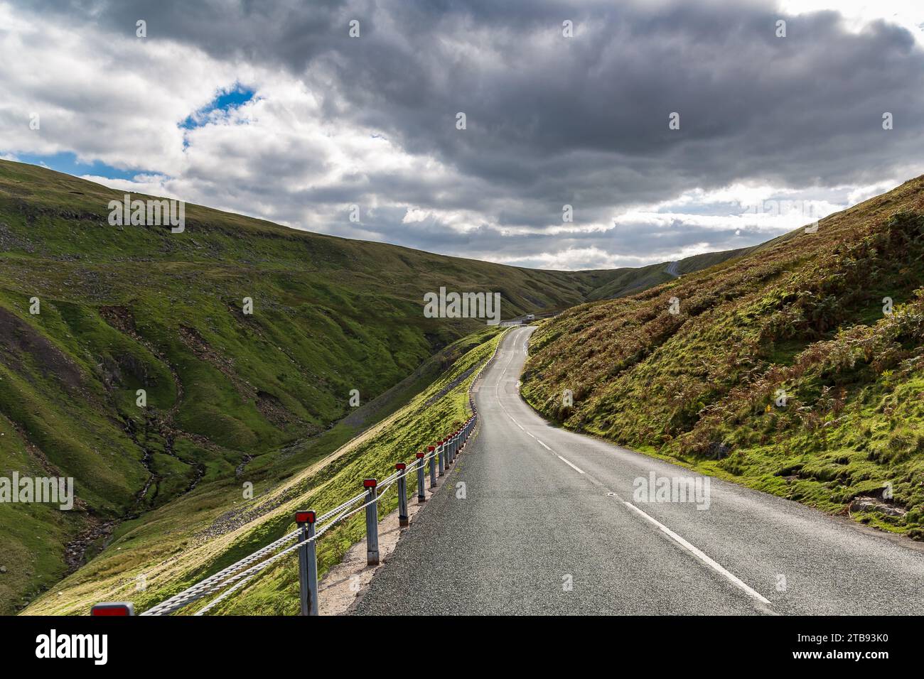 Landscape and clouds in the Yorkshire Dales, seen from the Buttertubs ...