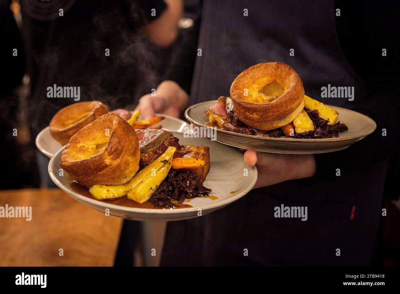 Behind the scenes in a restaurant kitchen Stock Photo - Alamy