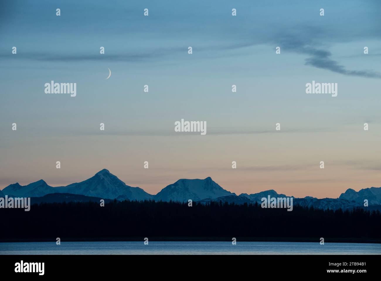 Moon photos with sea hi-res stock photography and images - Alamy