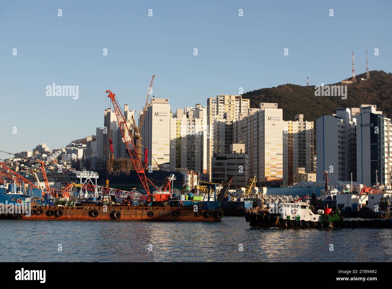 Hanjin Heavy Industries in Busan, South Korea Stock Photo - Alamy