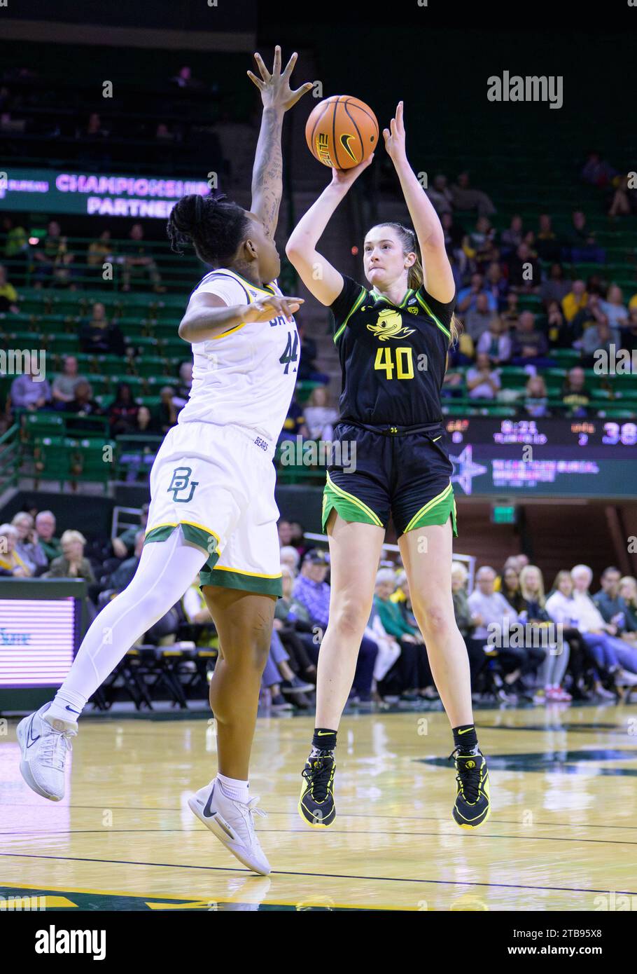 Ferrell Center Waco, Texas, USA. 3rd Dec, 2023. Oregon Ducks forward ...