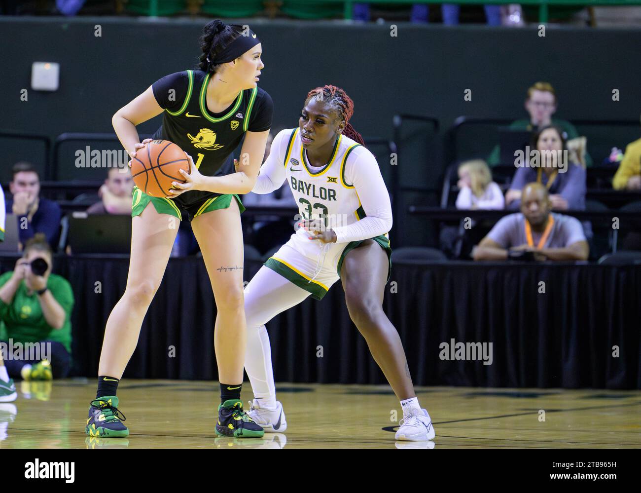 Ferrell Center Waco, Texas, USA. 3rd Dec, 2023. Baylor Lady Bears guard ...