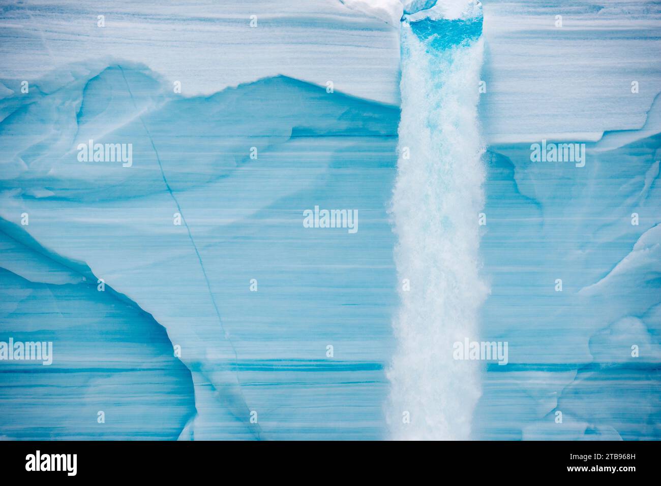 Ice cliff detail hi-res stock photography and images - Alamy