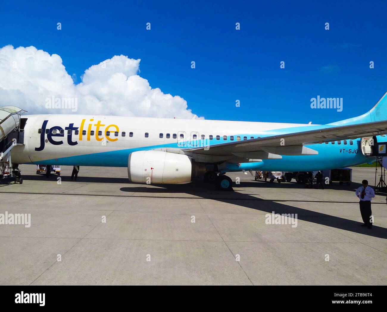 Passenger airplane transfer hi-res stock photography and images - Alamy