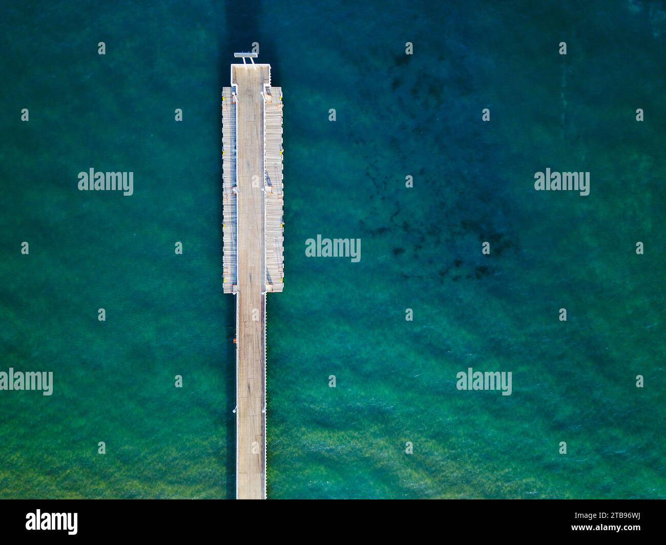 Top down view of pier hi-res stock photography and images - Alamy