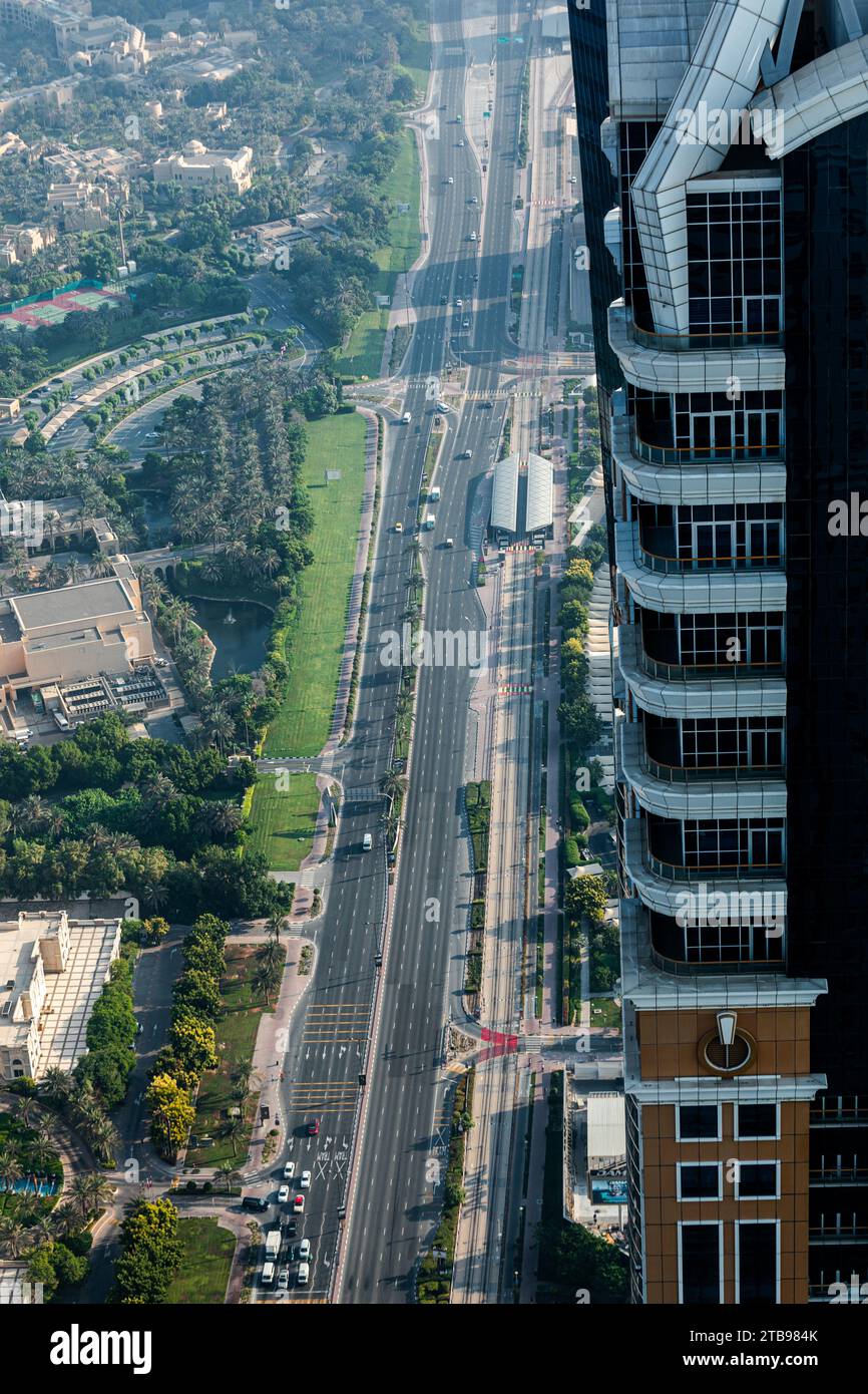 Dubai roads hi-res stock photography and images - Alamy
